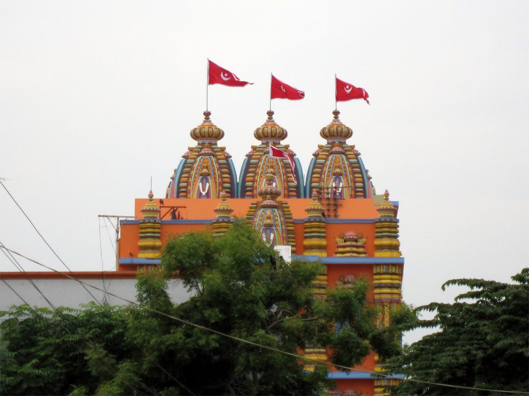 temple-flags-02