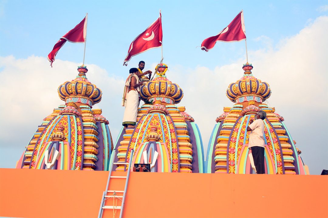 temple-flags-07