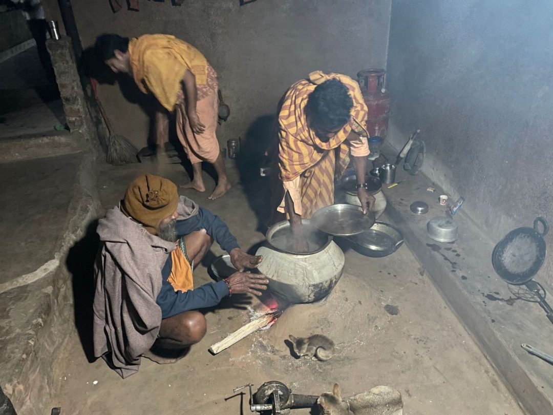 Visiting the Sadhus at Chakratirtha Ashram to Attend the Gita Yagya